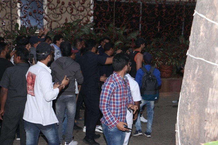 Hrithik Roshan rings in 45th birthday as sea of fans greets him. See ...