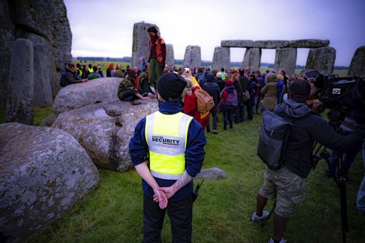 Summer solstice 2021 in pictures as people gather to watch sunrise at ...