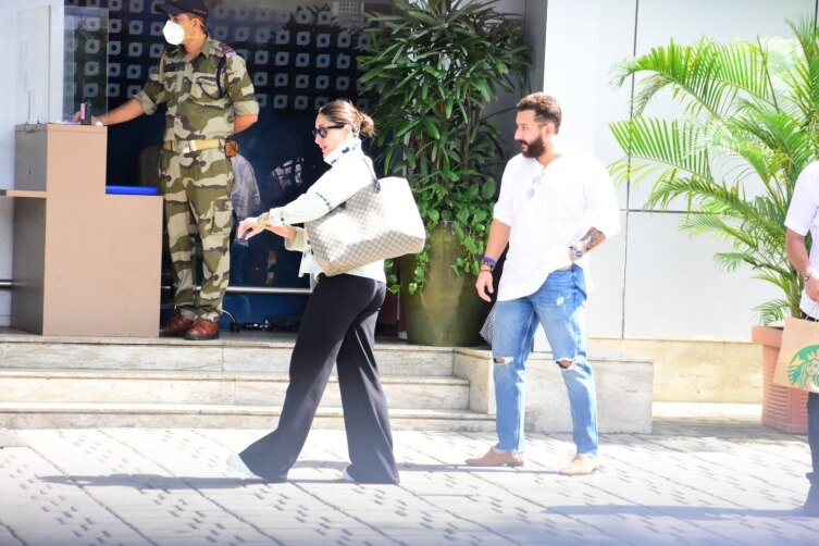 Kareena Kapoor, Saif Ali Khan, Taimur, Jeh catch a private jet to the Maldives - Masala.com