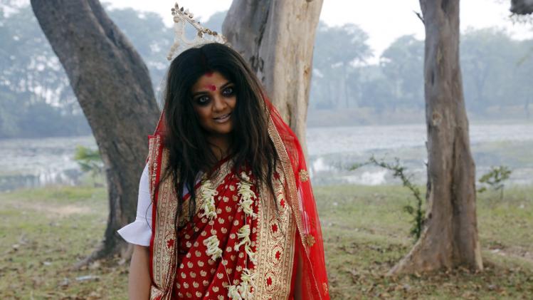 Horror-Comedy Monihara: মণিপেত্নীর ভয়ে ত্রস্ত তিনজলা গ্রাম! অতৃপ্ত ...