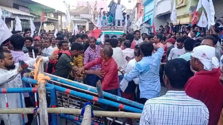 Lalgola: চাকরিপ্রার্থীর আত্মহত্য়ার প্রতিবাদে বিক্ষোভ বামেদের, পুলিশের ...