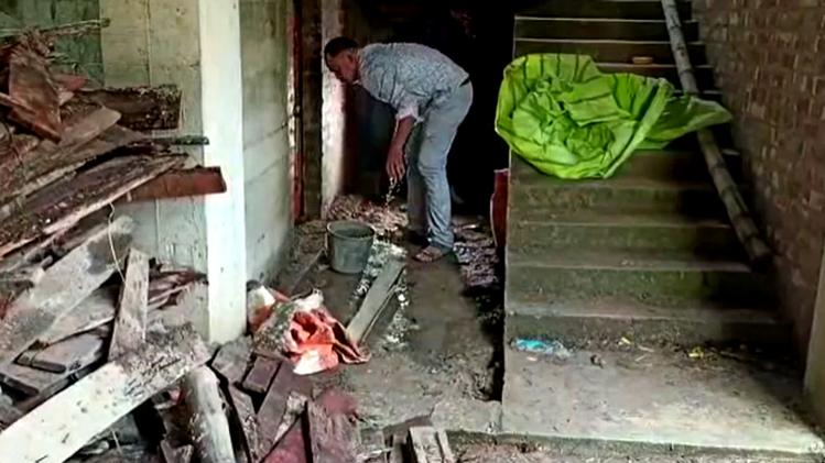 Deganga Bomb Blast: দেগঙ্গায় TMC নেত্রীর নির্মীয়মাণ বাড়িতে ফাটল বোমা, জখম ২ শ্রমিক - deganga ...