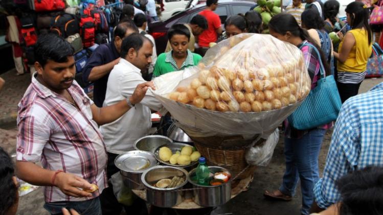 Best Phuchka In Kolkata: কলকাতার ১০ জায়গার বাছাই করা ১০ ফুচকাওয়ালার ...