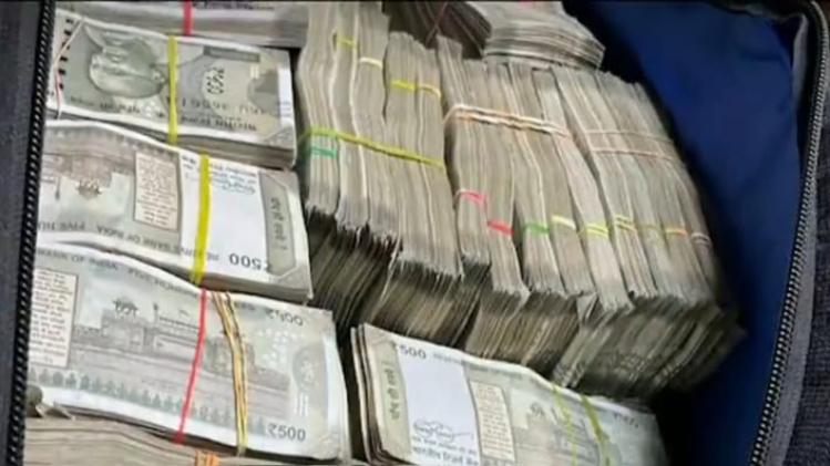 ED Recovered Money In Kolkata : কলকাতায় ফের টাকার পাহাড়, বালিগঞ্জে ...