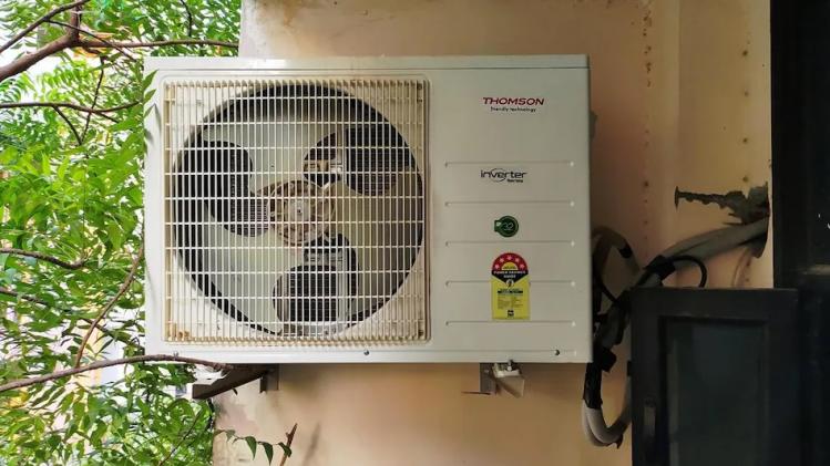 AC fire: এসি থেকে যখন তখন আগুন লাগে, কী করলে নিরাপদে থাকবেন? - AC fire ...