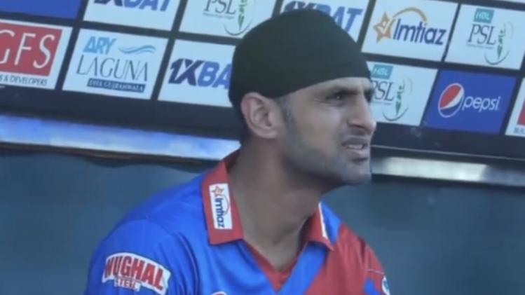 Shoaib Malik: বল বোলারের হাতে, ব্যাট উইকেট কিপারের হাতে, আউট ব্যাটার ...