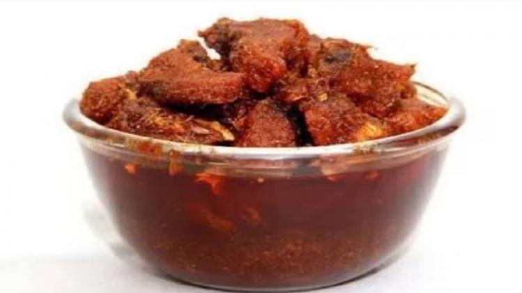 Fish Pickle Recipe: ঝোল-ঝাল-কালিয়া তো আছেই, মাছের আচার খেয়েছেন? রইল ...