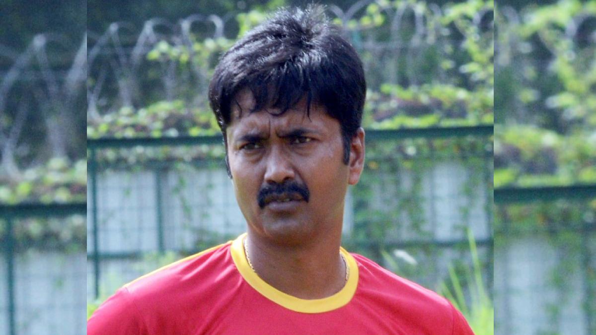 রেফারি নিগ্রহ, ১ বছরের জন্য সাসপেন্ড ইস্টবেঙ্গলের প্রাক্তন ক্যাপ্টেন ...