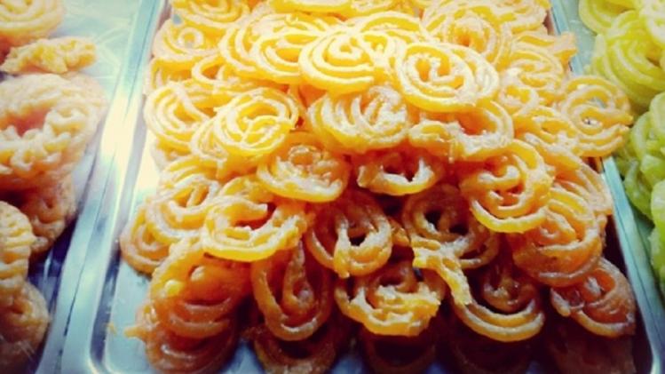 Jilipi Recipe: দোকান থেকে কেনা নয়, এই পুজোয় বাড়িতেই বানিয়ে খান ...