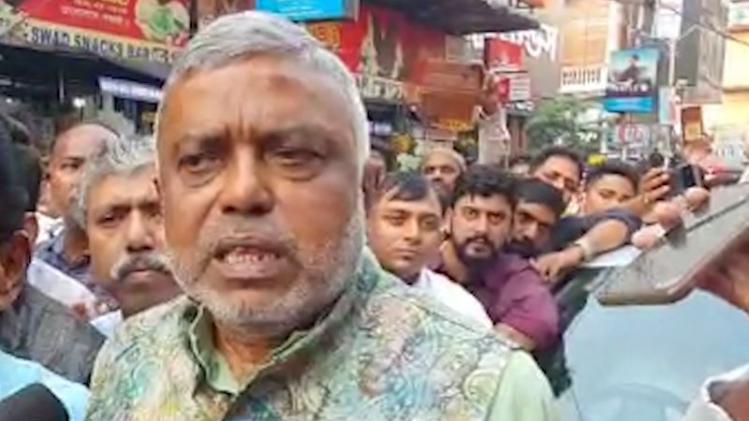 Debasish Kumar: নিউ মার্কেট অঞ্চল পরিদর্শন করলেন দেবাশিস কুমার ...