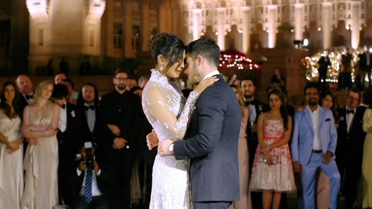 32 Romantic Songs to Consider For Your Mesmerising Couple Dance