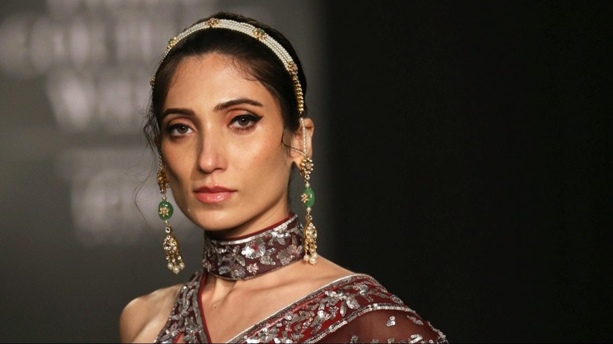 5 celebrity-inspired unconventional blouse designs you can cop to add ...