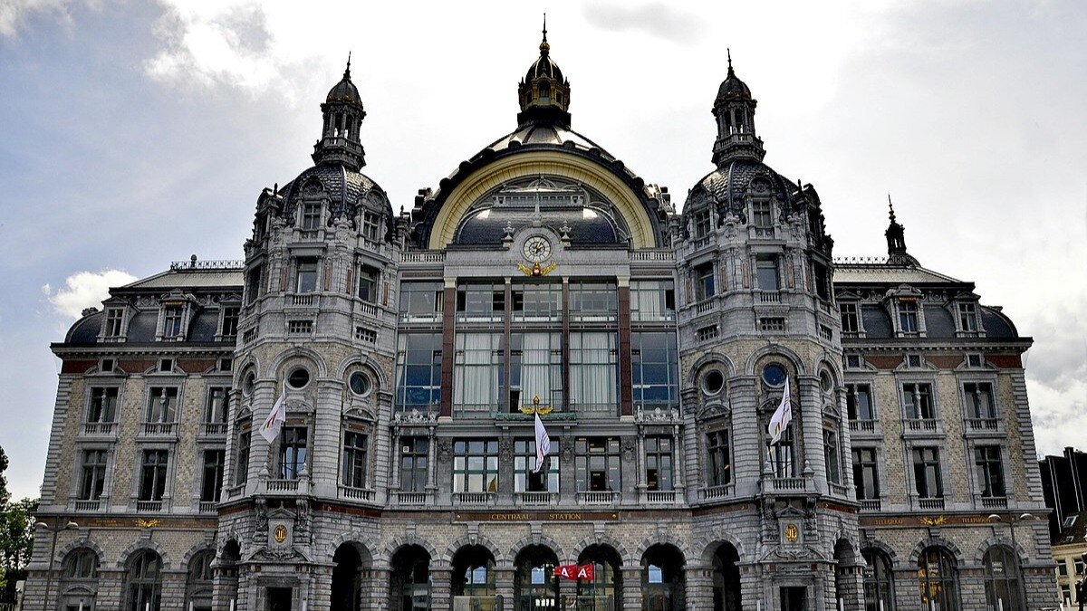 World's Most Unique Railway Stations: ये हैं दुनिया के सबसे अनोखे रेलवे ...