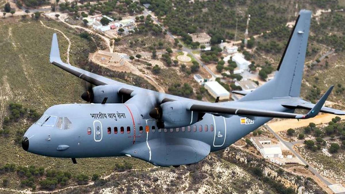 C-295 Plane: बढ़ गई इंडियन एयरफोर्स की ताकत! भारत को मिला पहला C295 विमान...गश्त लगाने के साथ और ...
