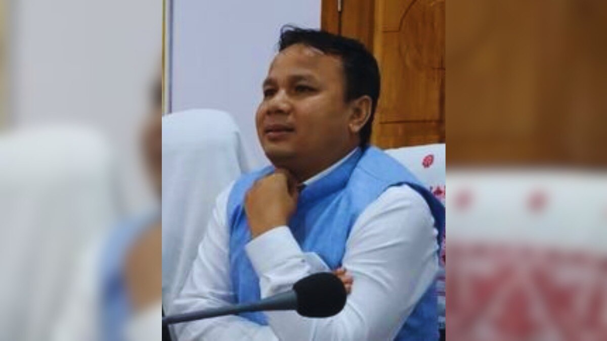 Inspiring Story: 12th फेल से लेकर IAS बनने तक, बचपन में खोया पिता को, पढ़ाई के साथ किया काम और ...