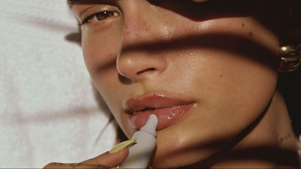 Kiss Dry Lips Goodbye With These 11 Moisturising Products Harpers Bazaar