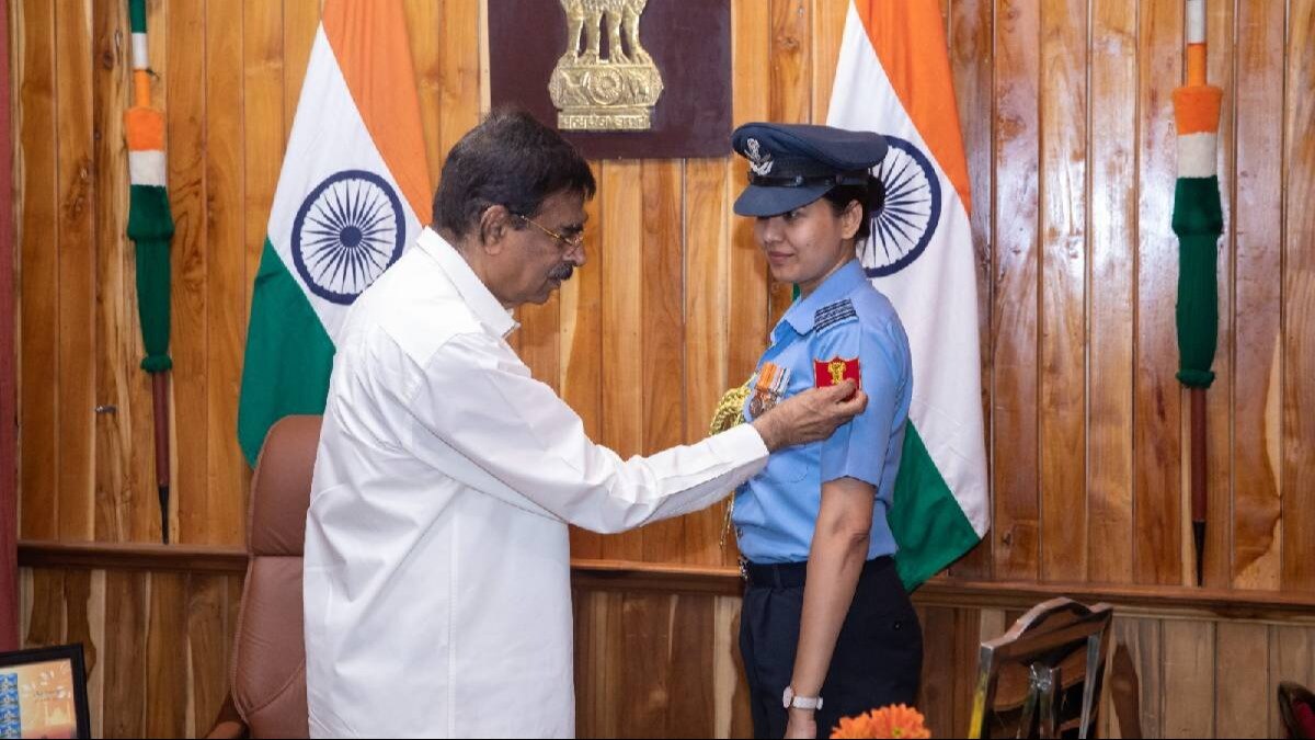 भारत की पहली महिला एडीसी बनने वालीं इंडियन एयर फोर्स की ऑफीसर मनीषा ...