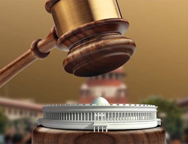 न्यायपालिका: इंसाफ कीजिए, जज साहब - judge thyself my lords