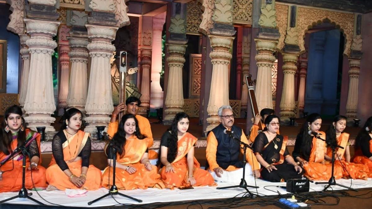 तानसेन संगीत समारोहः उनके गाने से दिए जलते थे, बारिश होती थी और पत्थर ...
