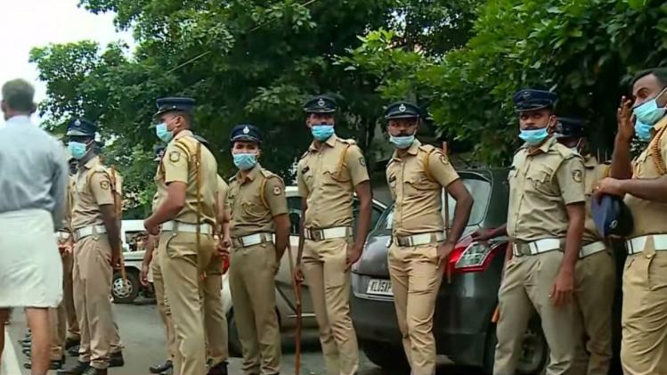 Kannur Bomb attack warning: കണ്ണൂരില്‍ ബോംബേറിന് സാധ്യത; നേതാക്കളുടെ ...