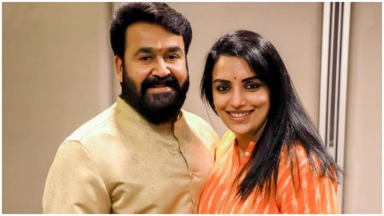 ഏതൊരു സ്ത്രീയും ആഗ്രഹിക്കുന്ന ബഹുമാനവും സംരക്ഷണവും മോഹന്‍ലാലില്‍ നിന്ന് ...