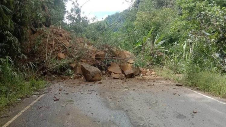 Incessant rain continue to pound Manipur, traffic heavily hit on NH-37 ...