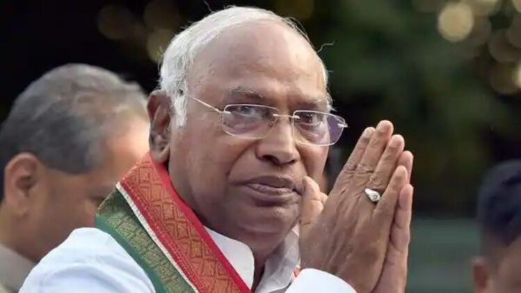 First non-Gandhi in 24 years, Mallikarjun Kharge takes charge as Congress president - First non ...