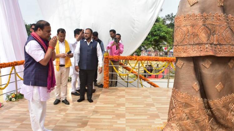 Assam: CM Himanta Biswa Sarma unveils grand statue of Birangana Sati ...