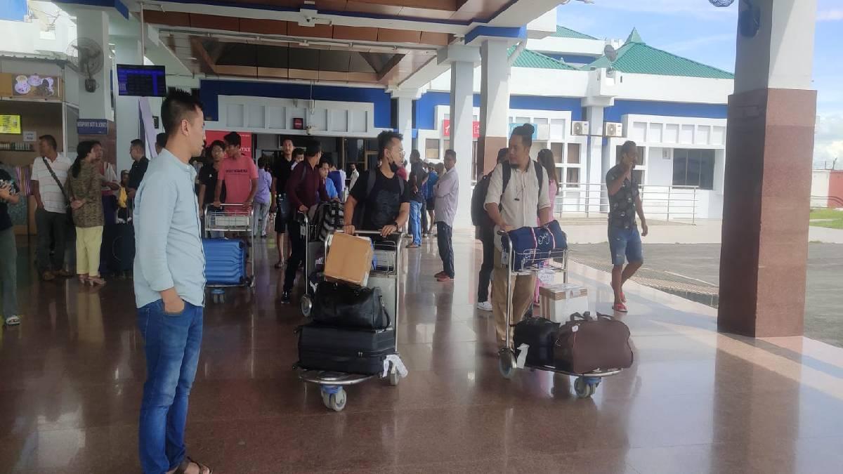 Manipur: Over 60 Meiteis return back to state from Mizoram today ...