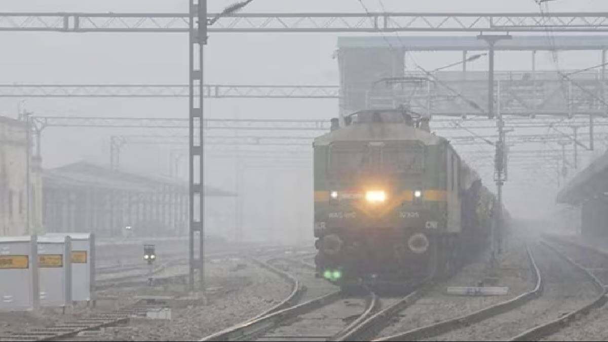 18 Delhi-bound trains running late due to dense fog - 18 Delhi bound trains running late due to ...