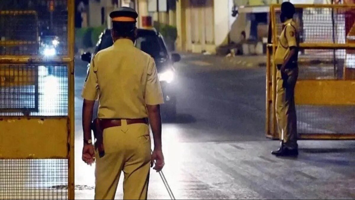 Mumbai Police on alert after message claims bombs placed at 6 locations ...