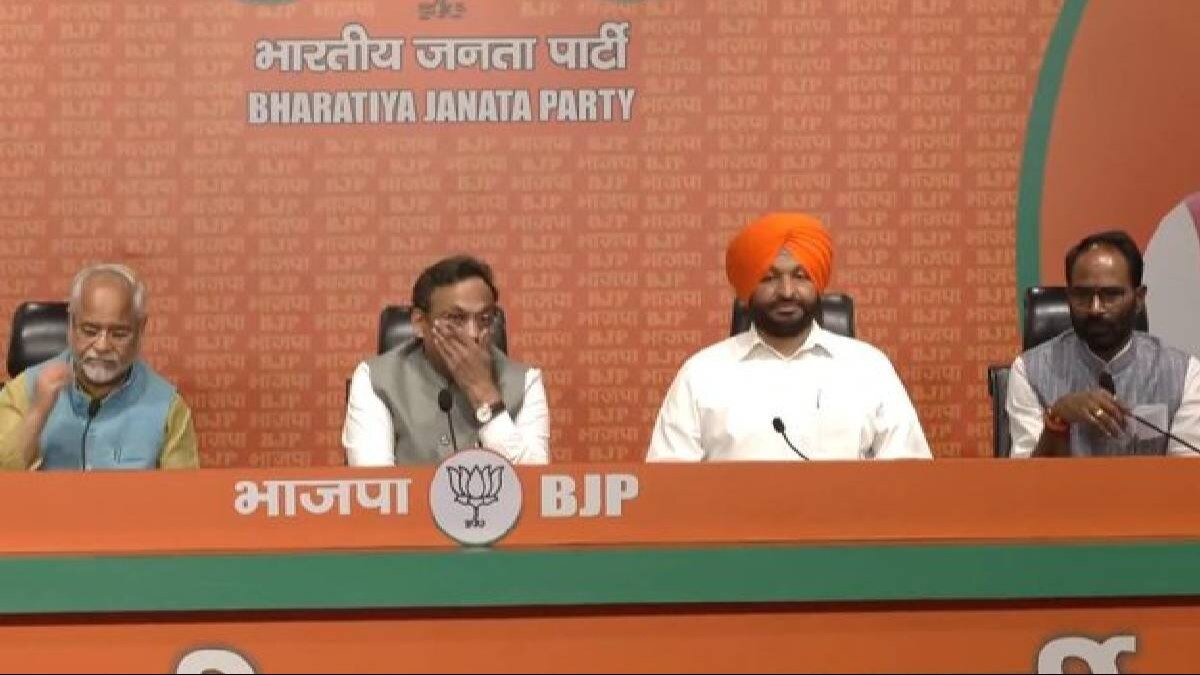 Congress MP Ravneet Singh Bittu switches to BJP before Lok Sabha ...