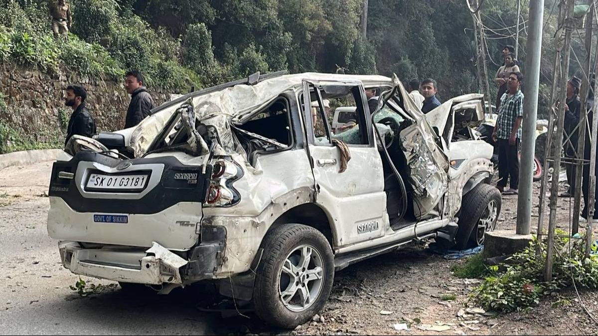 Sikkim: Government vehicle damaged in Gangtok accident, one injured ...