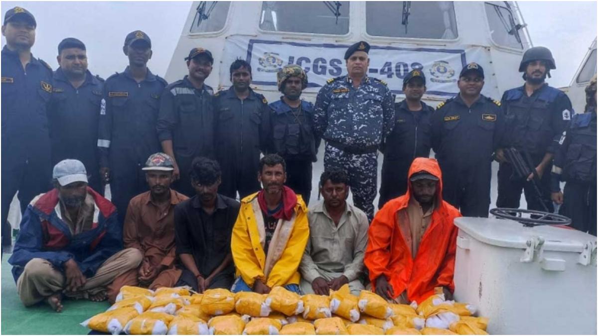 Pak boat with drug seized near Gujarat: 200 കോടിയുടെ ലഹരിമരുന്നുമായി ...