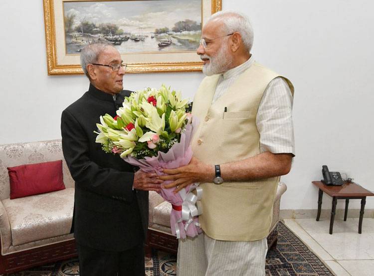 प्रणब ने मोदी को क्या खिलाया? PM ने शेयर की मुलाकात की दिलचस्प फोटो ...