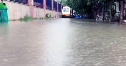 Delhi rains 2020: Heavy rains inundate NCR; severe waterlogging reported, traffic disrupted ...