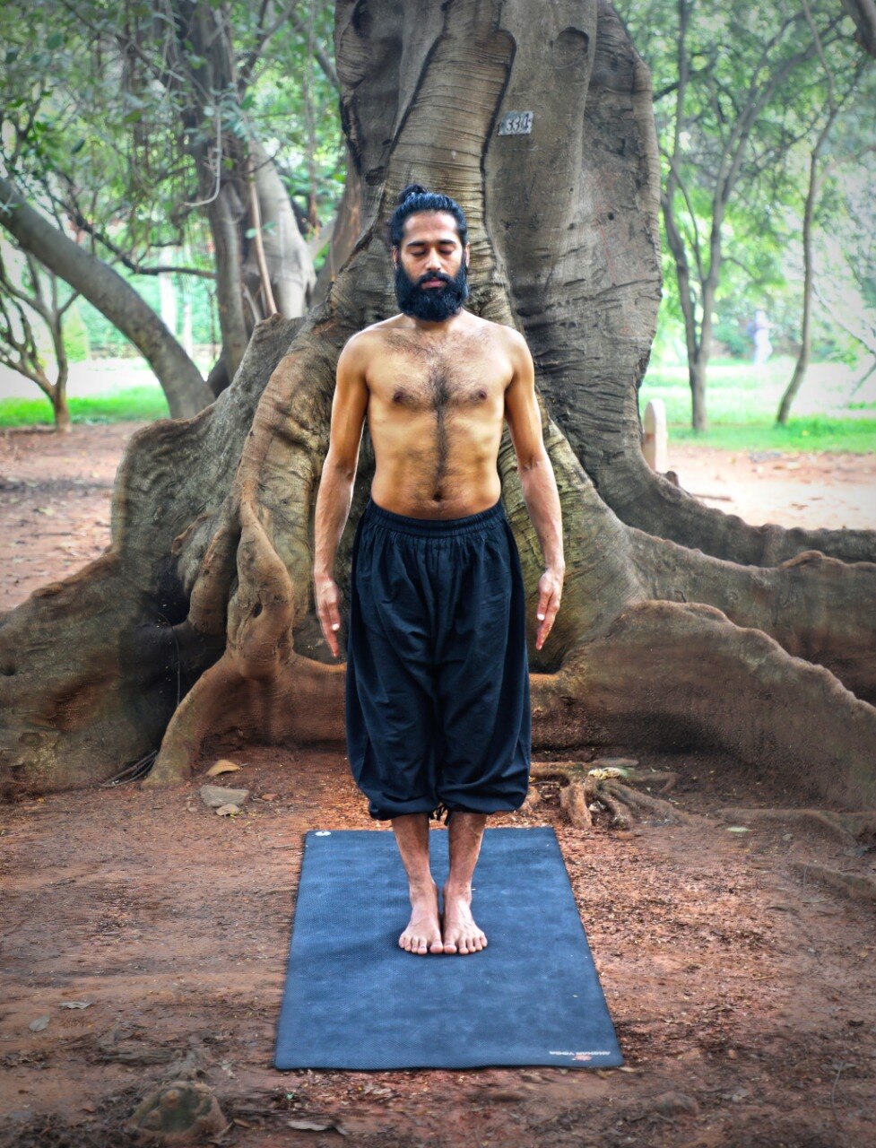 Yoga-Beginners, 5 Asanas to Start Your Routine - Cosmopolitan India