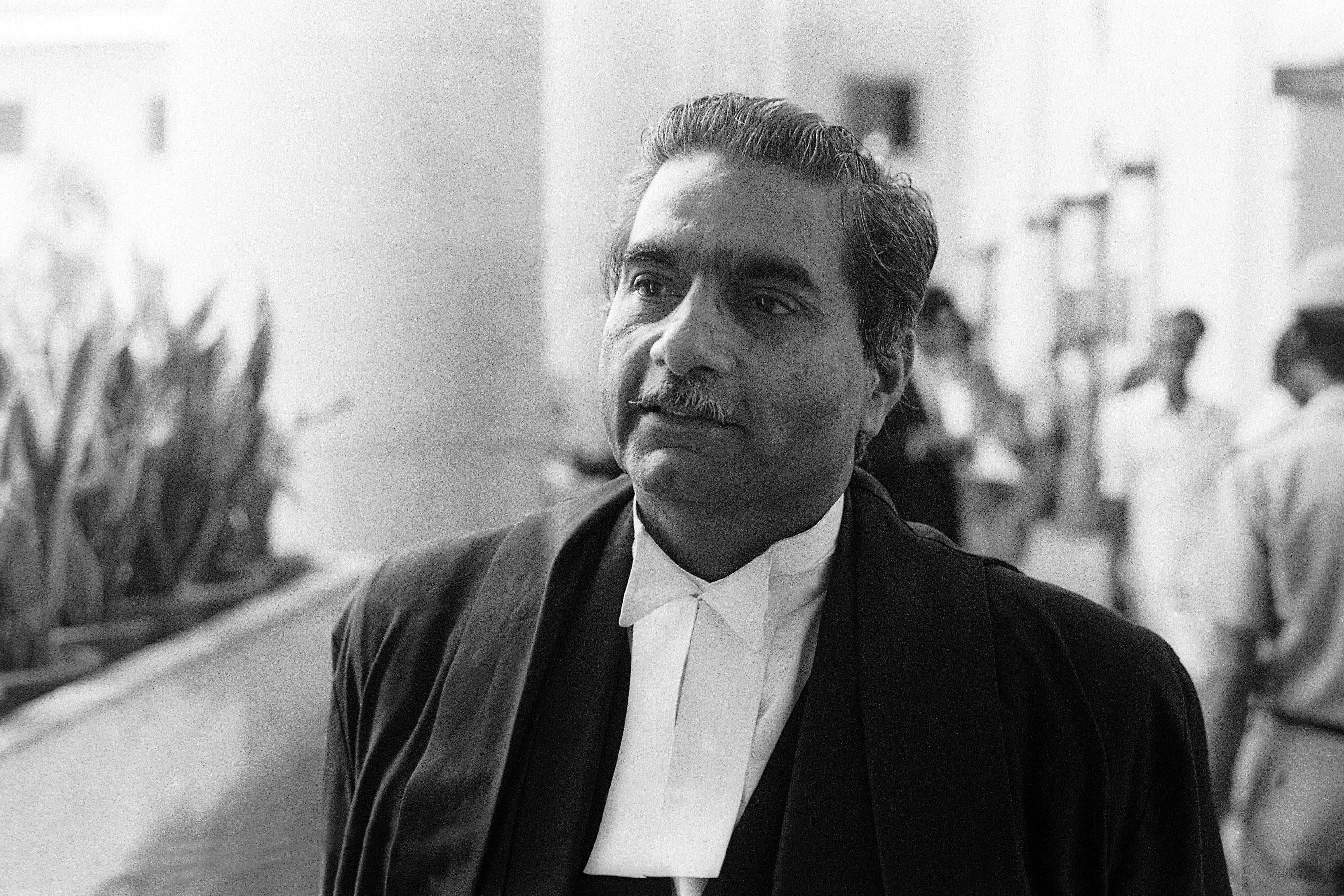 How Shanti Bhushan won the case against Indira Gandhi which led to ...