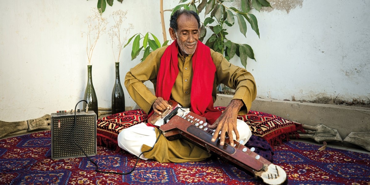 Baloch benju maestro Ustad Noor Bakhsh walks into a Berlin bar, a mind ...