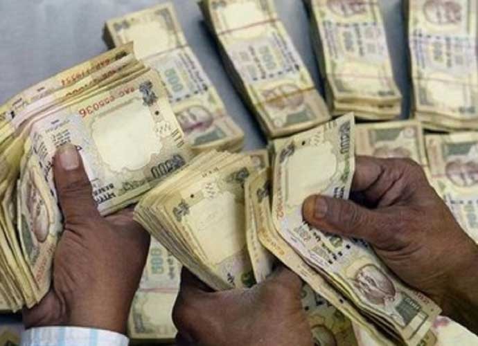 Why some Indians are still holding on to Rs 500 and Rs 1,000 ...