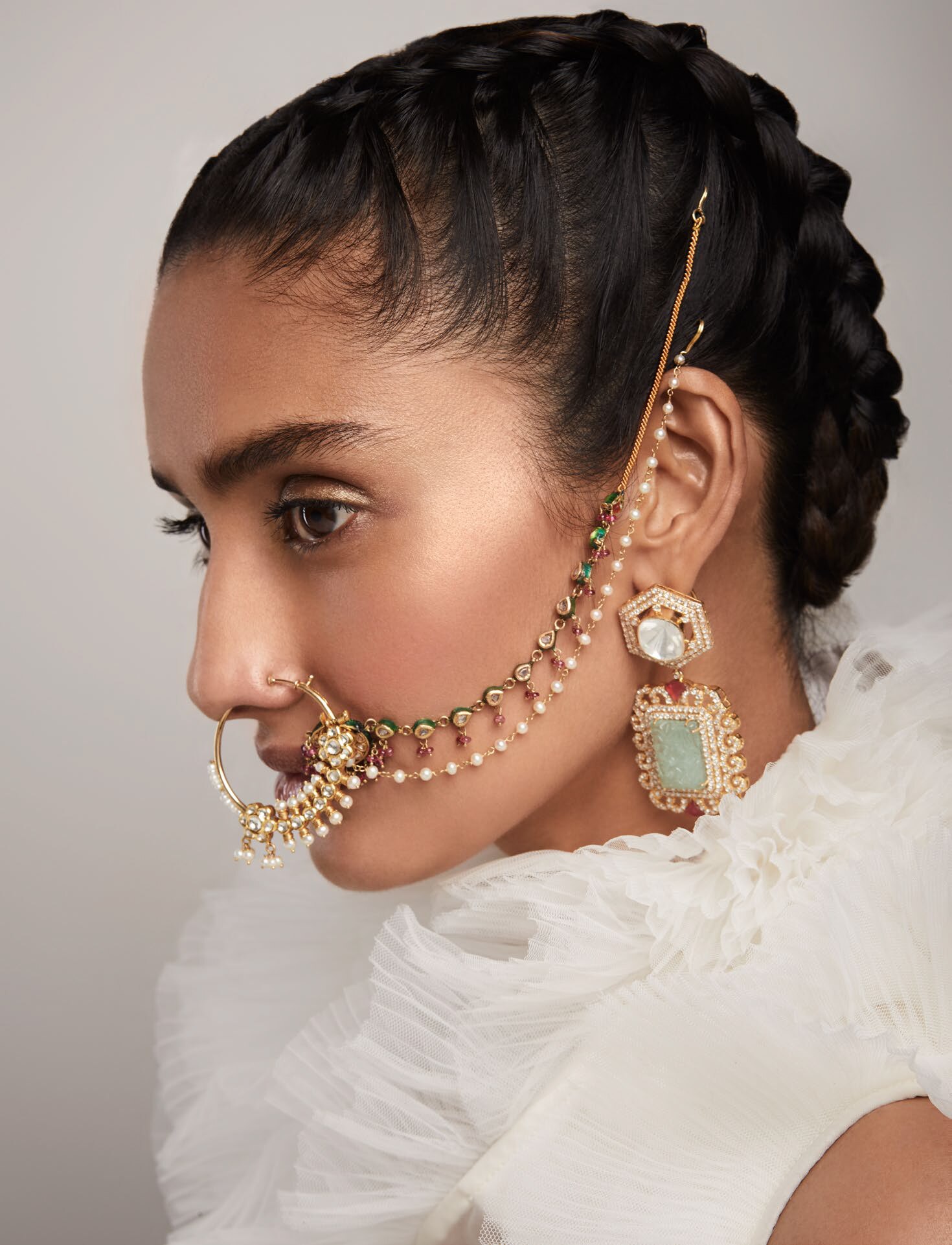 5 Stunning Ways to Wear a Nath