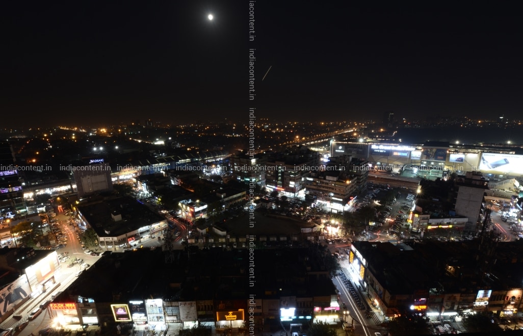 Buy Noida Sector 18 Market Pictures, Images, Photos By Chandradeep ...