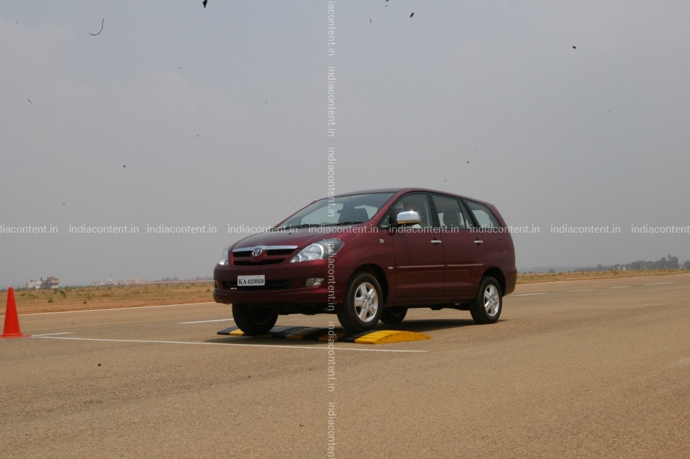 Buy TOYOTA INNOVA CAR Pictures, Images, Photos By DEEPAK G PAWAR - News ...