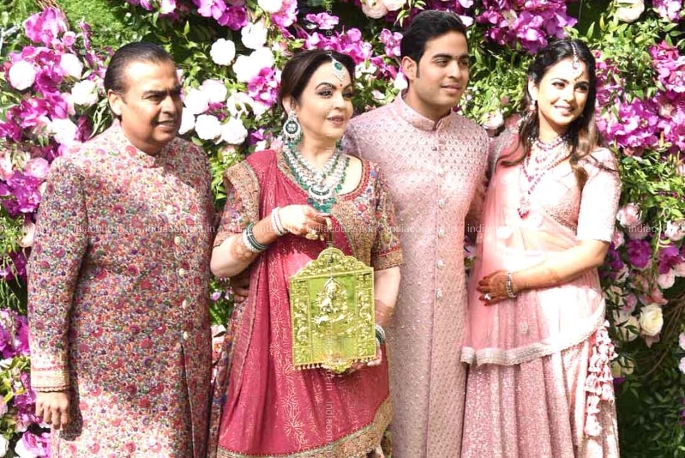 Buy Mumbai Industrialist Mukesh Ambani Nita Ambani Esha Ambani Akash ...
