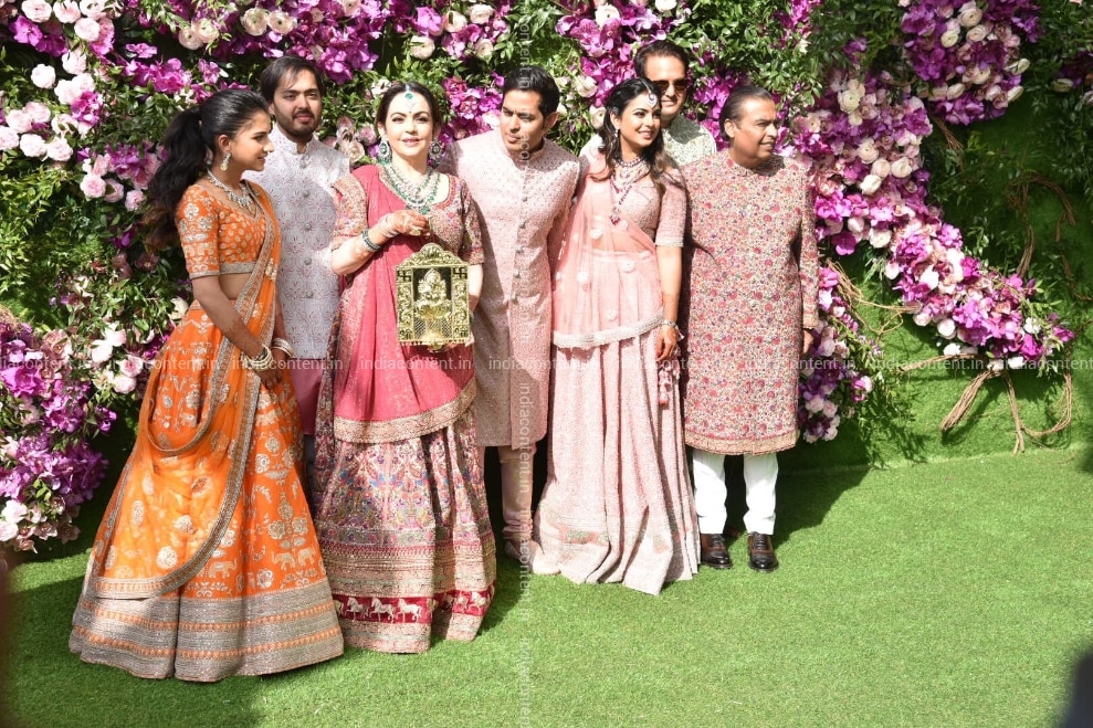 Buy Mumbai Industrialist Mukesh Ambani Nita Ambani Esha Ambani Anand ...