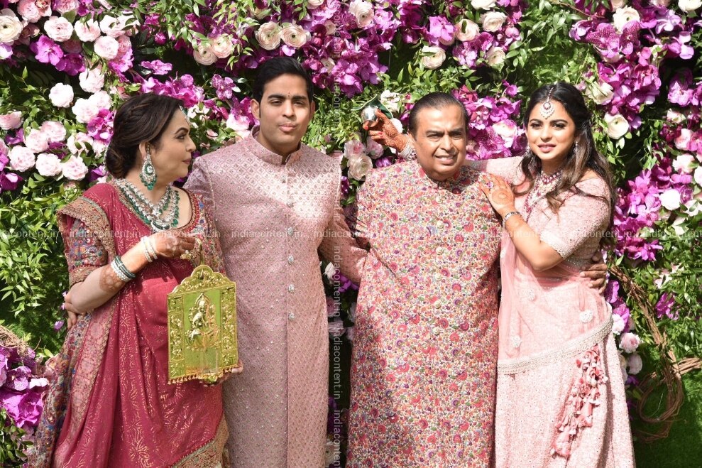 Buy Mumbai Industrialist Mukesh Ambani Nita Ambani Esha Ambani Akash ...