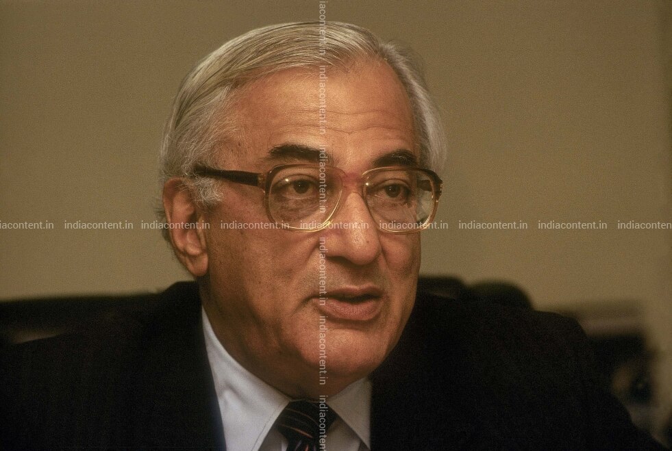 Buy LALIT MOHAN THAPAR Pictures, Images, Photos By PRAMOD PUSHKARNA ...