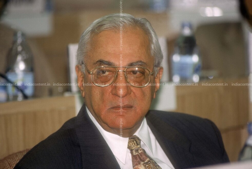 Buy LALIT MOHAN THAPAR Pictures, Images, Photos By PRAMOD PUSHKARNA ...