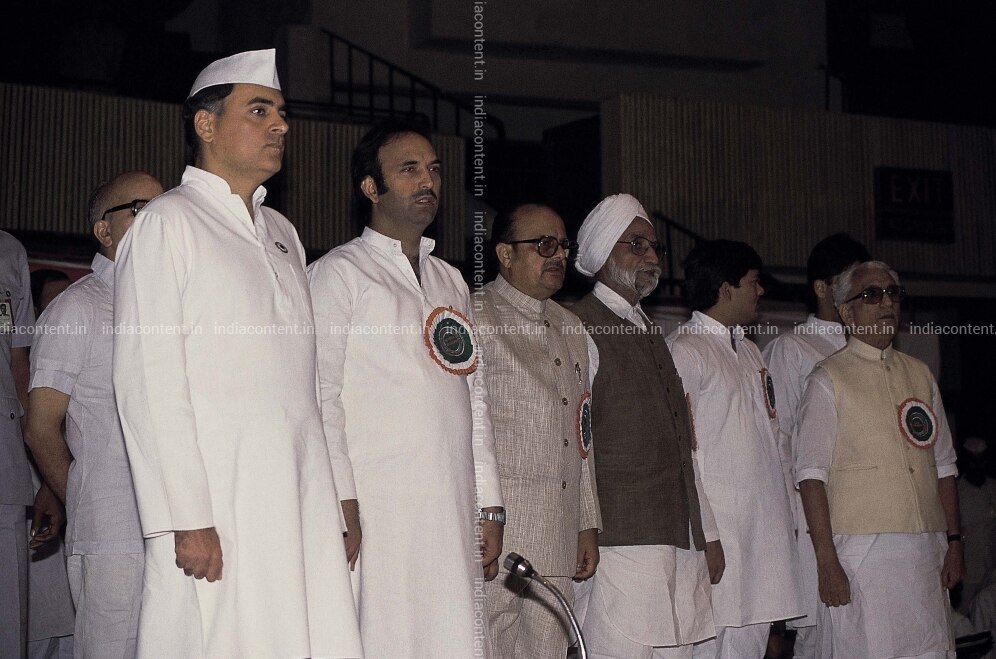 Buy RAJIV GANDHI WITH PARTY LEADERS Pictures, Images, Photos By PRAMOD ...