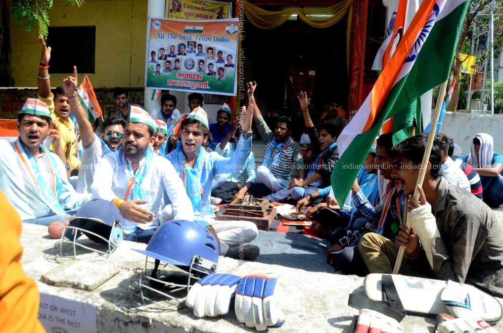 Buy NSUI workers perforned yagya for Indias victory over Pakistan in ...